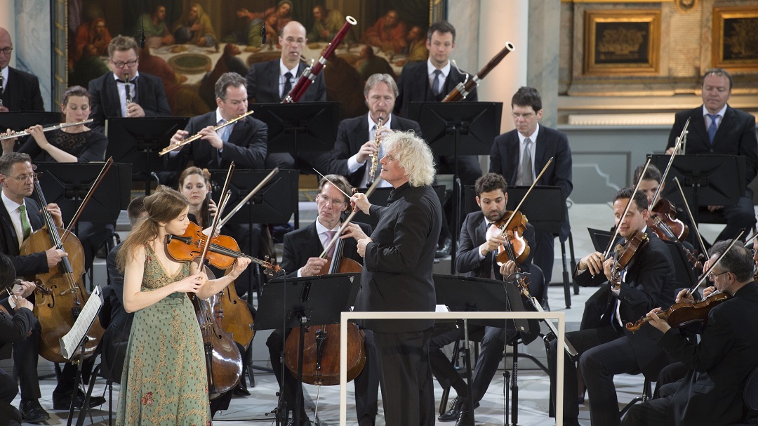Sir Simon Rattle conducts Grieg, Mendelssohn and Beethoven — With Vilde ...