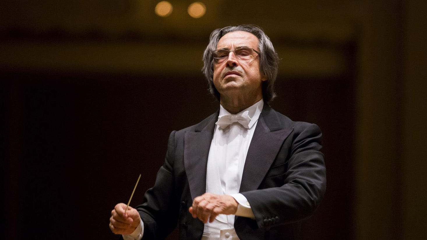 Riccardo Muti conducts Beethoven's Symphony No. 9 — With the Vienna ...
