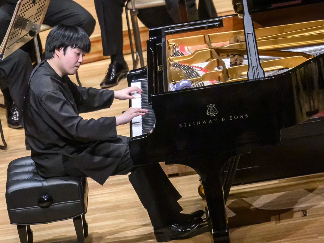 Semyon Bychkov conducts Strauss and Shostakovich — With Mao Fujita