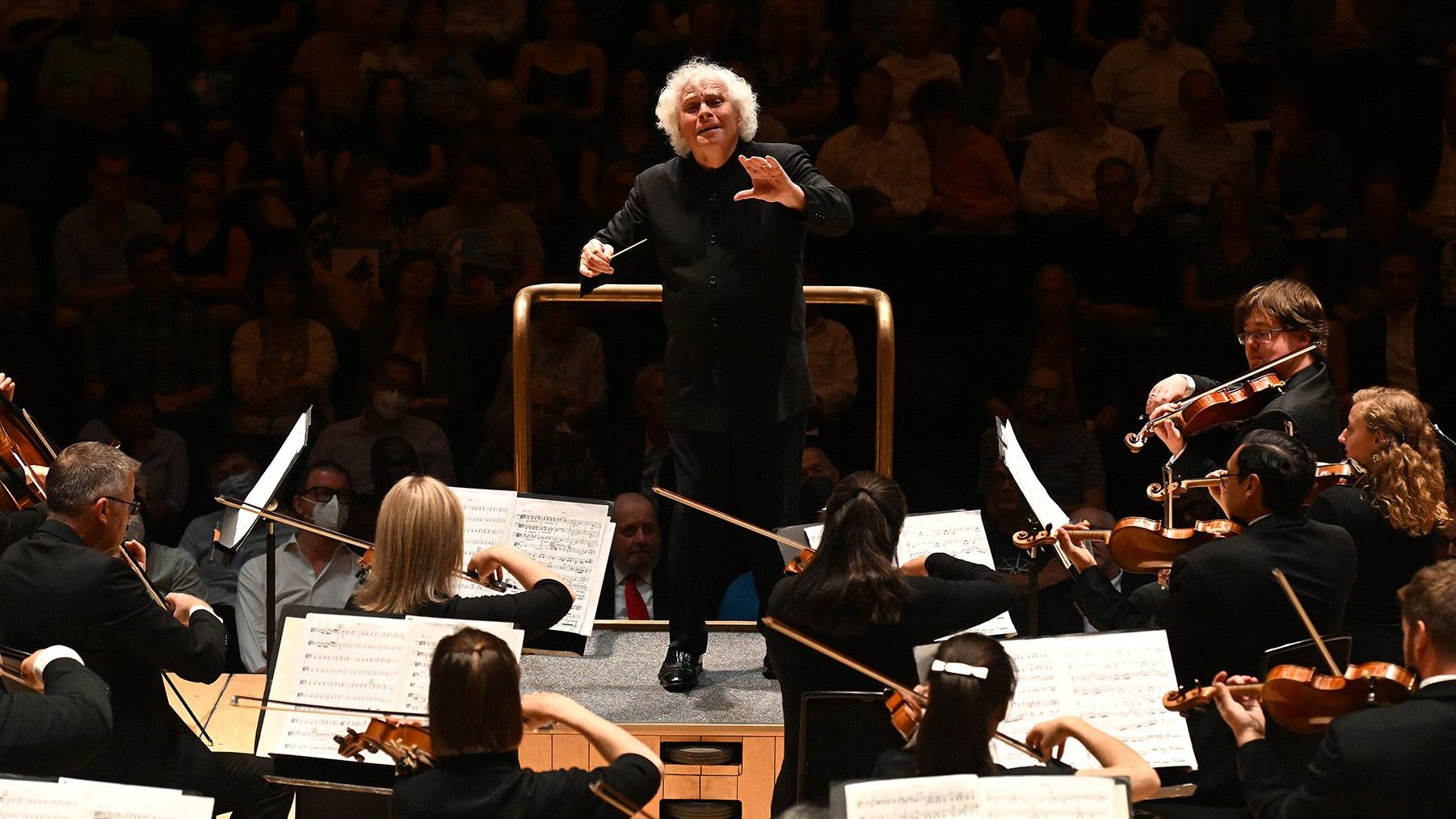 Sir Simon Rattle conducts Brahms and Shostakovich — With Isabelle Faust