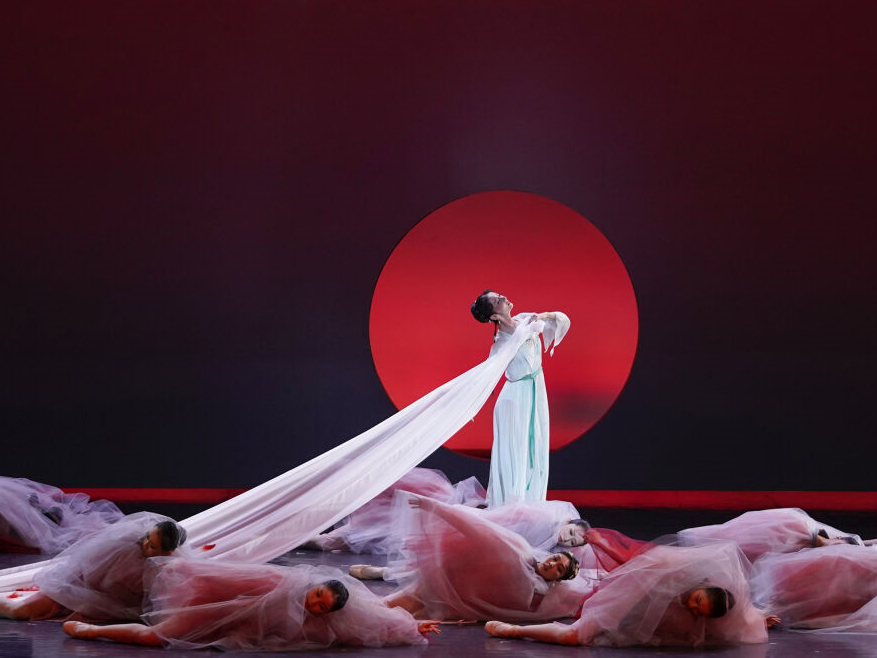 A Dream of Red Mansions by Tong Ruirui, music by Ye Xiaogang