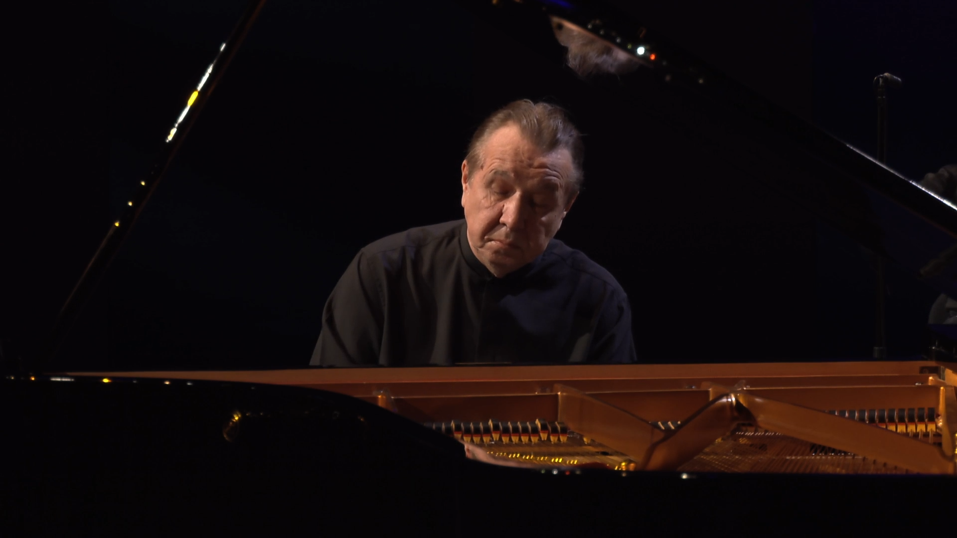 James Gaffigan and Mikhail Pletnev conduct and perform Mozart and ...